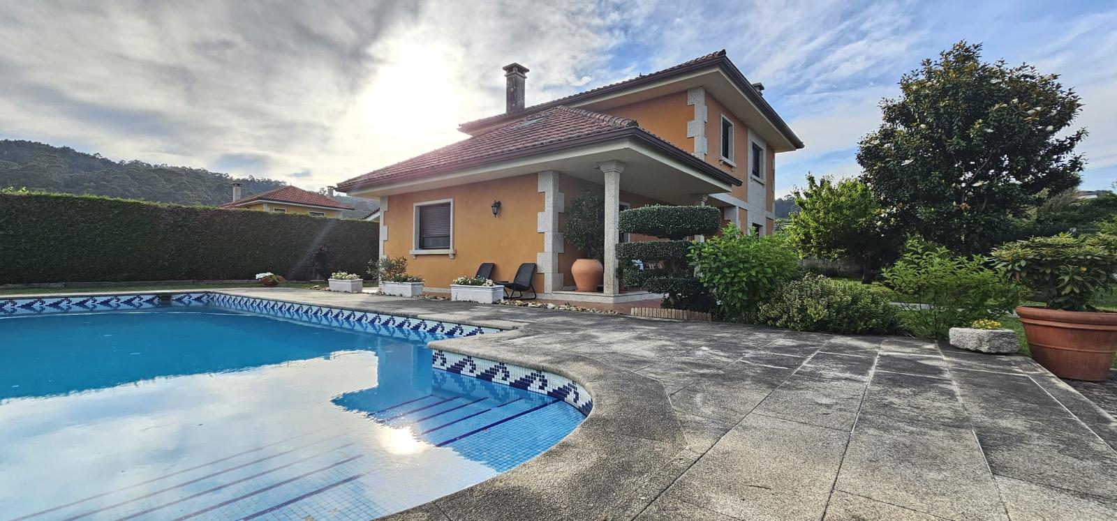 Fantastic Family Home with Swimming Pool and Garden in Tui - Galicia ...
